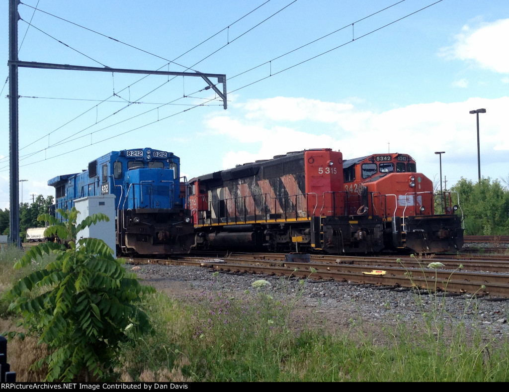 PN C39-8 8212, SD40-2Ws 5315 and 5324